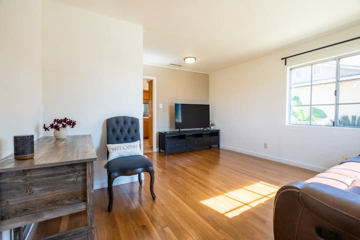 Cozy Home! Plenty Of Parking. Back Yard. - San Dimas