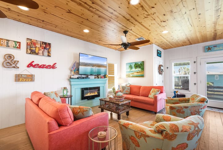 A Shore Bet - Fishing Pond, Near The Beach, Outdoor Lounge Spaces, Shared Pool! - Port Aransas, TX