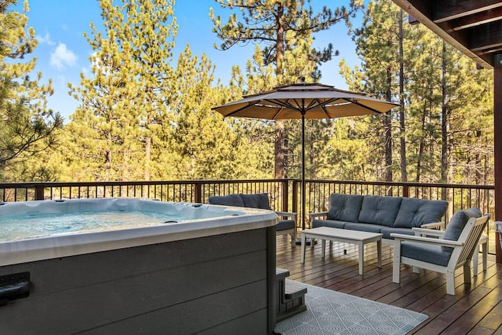 Four Seasons 4 Br Cabin, Views, Games & Hot Tub - Big Bear, CA