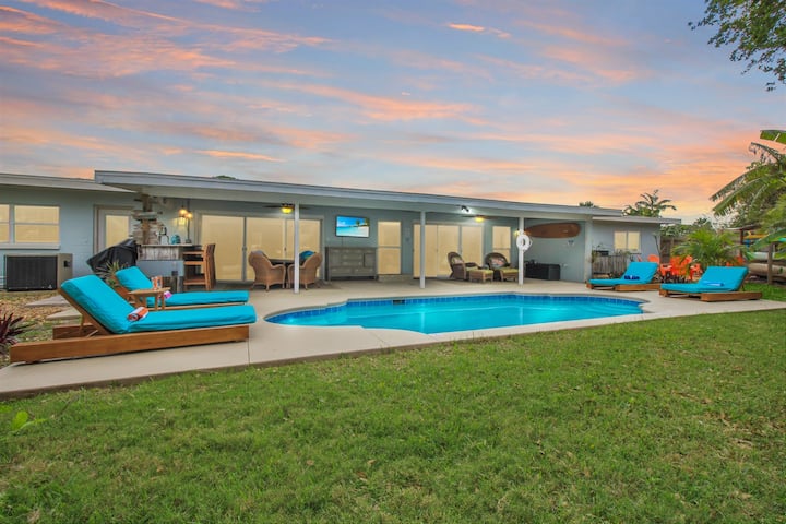 6 Bedroom- 3 Bath- Pool- Walk To Beach-new Kitchen - Cocoa Beach, FL