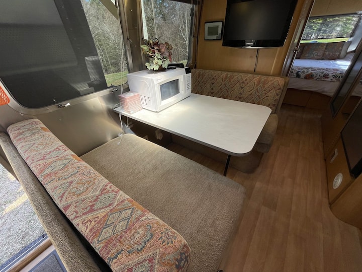 Airstream Mountainside With Pond - Brattleboro, VT