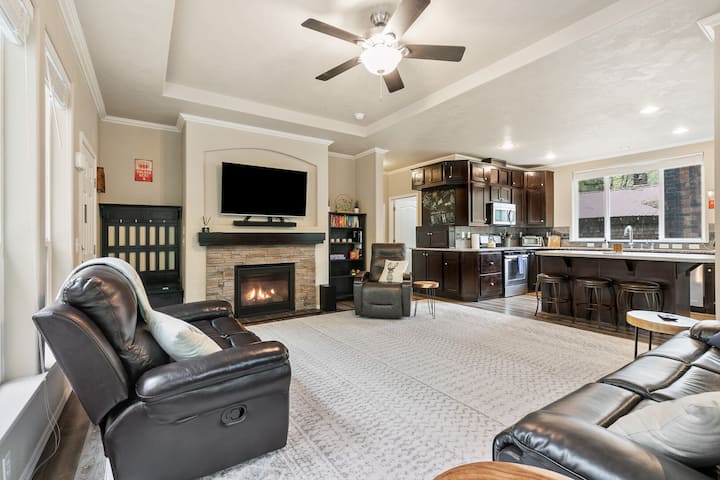 Hart Haus - W/ Hot Tub, Enclosed Yard, Ev Charger - Skykomish