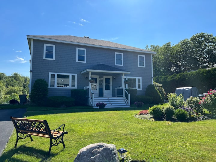 Cute As A Button In The Heart Of York Beach - 2 Be - York, ME