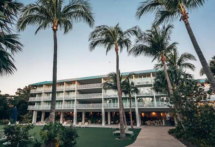 Two Waterfront Rooms, Outdoor Swimming Pool! - Key Largo, FL