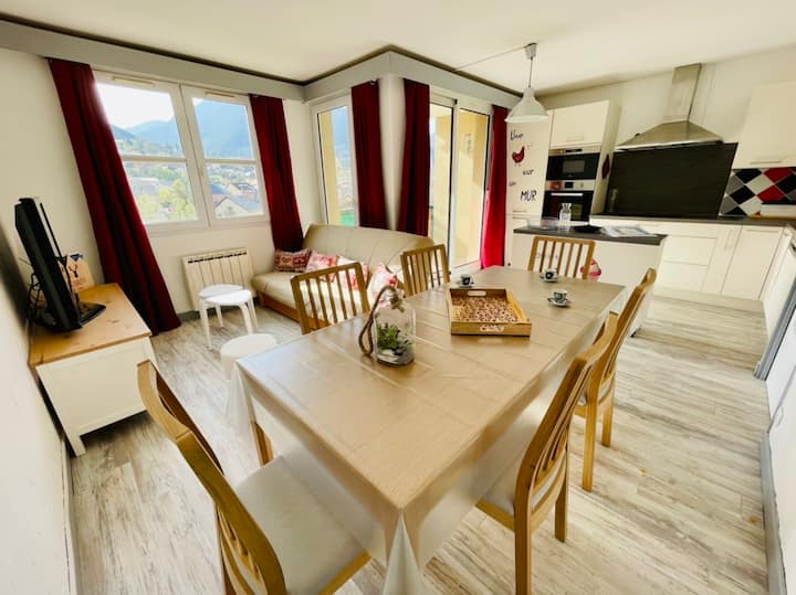Lumineux 50 M² Avec Balcon Au Centre De Briançon - Briançon