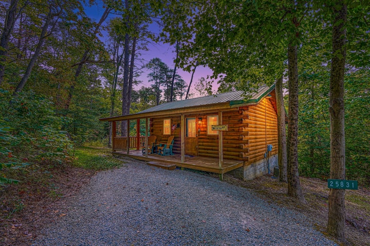 Trail Ridge: Pet Friendly Cabin In Hocking Hills - Hocking Hills State Park, OH