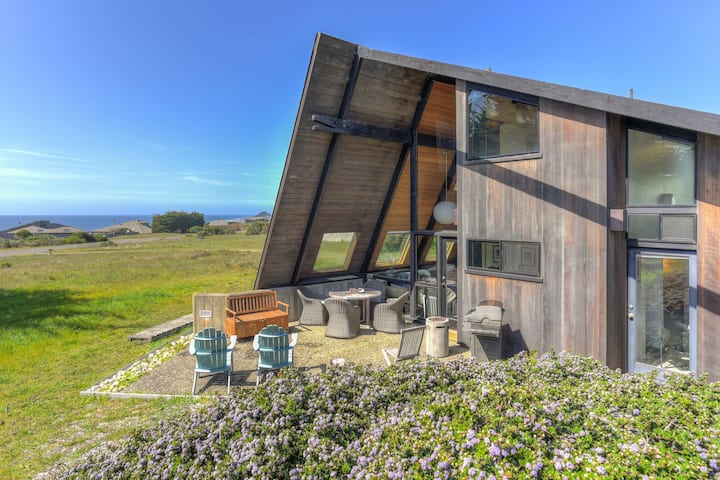 Pet Friendly & Private Hot Tub - Sea Ranch, CA