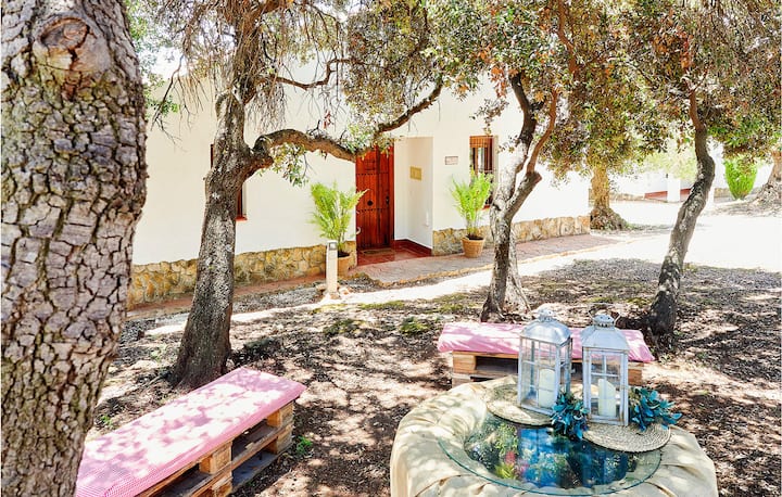 Beautiful Home In Estepa With Kitchenette - Estepa