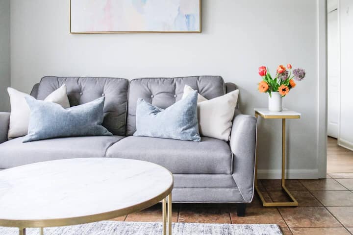 The Oden | Spacious 3 Bedroom Pool & Hot Tub - Kelowna