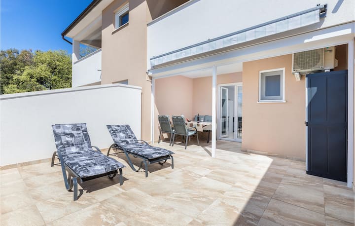 Nice Apartment In Barbariga With Wifi - Bale