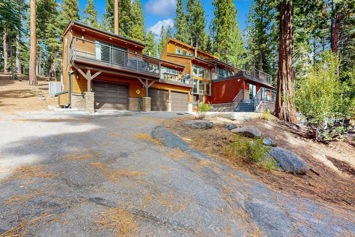 Stylish 4br With Decks - Tahoe City, CA