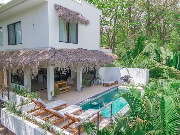 4 Br Incl. Guest Studio,  2 Pools, Prime Pelada - ノサラ