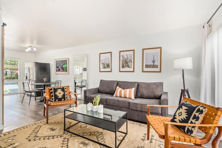 Camelback 446 | Walk 2 Old Town | 4 Pools - Paradise Valley, AZ