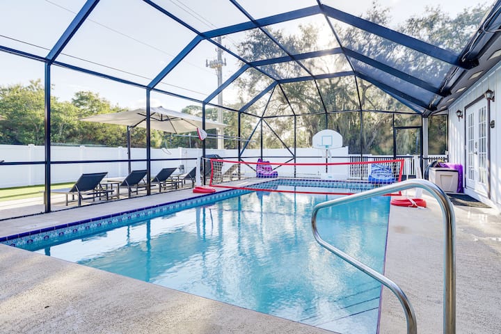 Luxe Jupiter Home W/ Pool House, Near Golf & Beach - Jupiter, FL