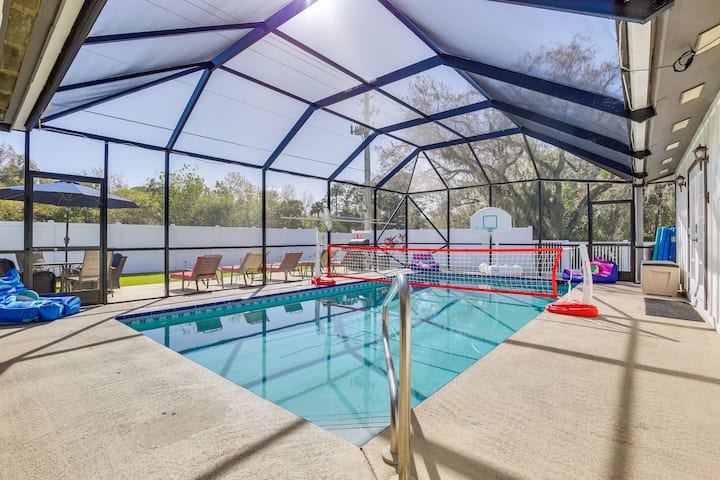 Luxe Jupiter Home W/ Pool House, Near Golf & Beach - Jupiter, FL