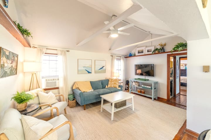 Wild Blue Cottage - Chesapeake Properties - Cape Charles, VA