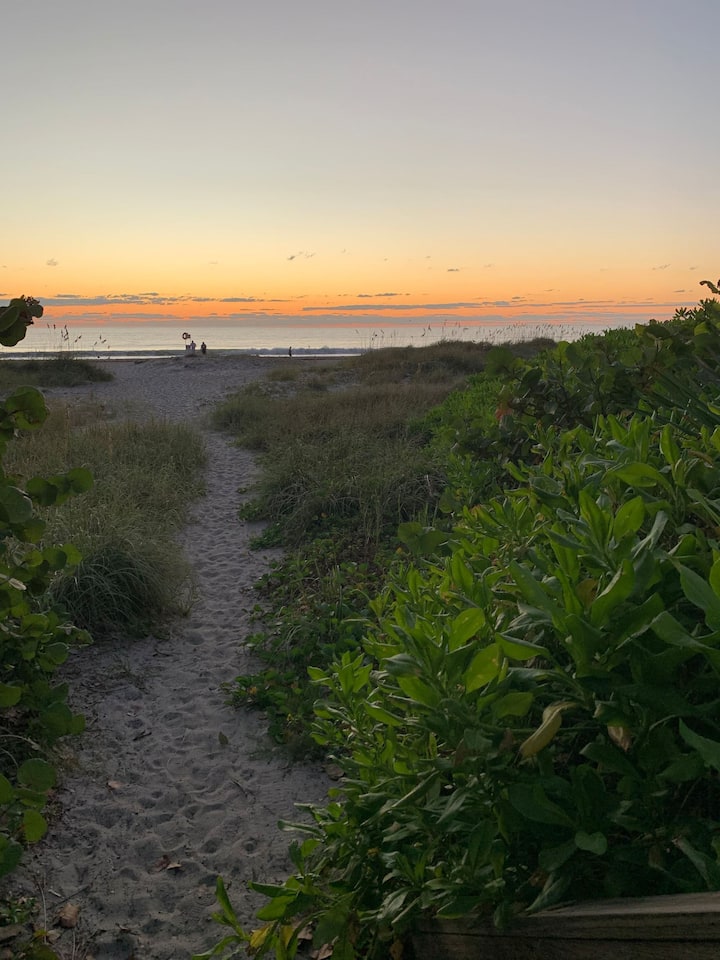 Beach Getaway |  Hot Tub + Bikes + All Beach Needs - Cocoa Beach, FL