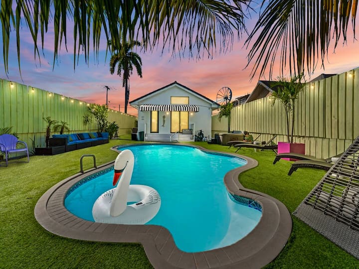 The Velvet Palm | Midtown | Pool And Hot Tub - Miami, FL