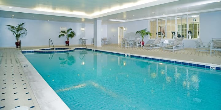 Downtown Historic Town Hotel W/ Indoor Pool - Staunton, VA
