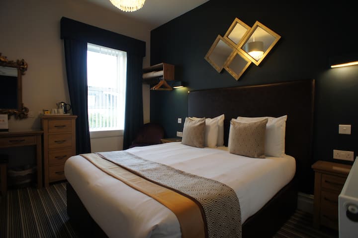 Double En-suite With Free Parking - Bournemouth