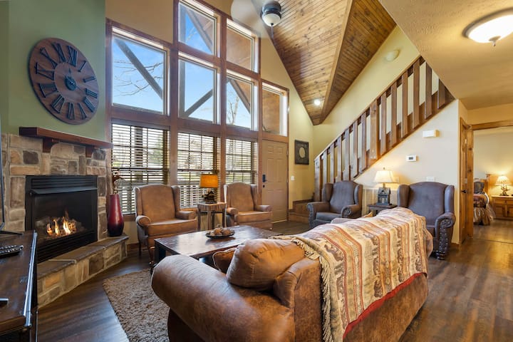 Fox Hollow Family Lodge - Branson, MO