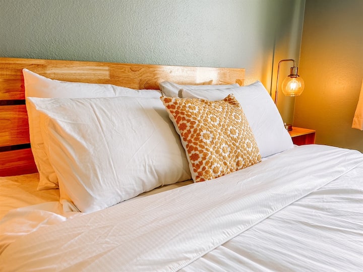The Wildflower - Colorful And Comfortable! - Boise, ID