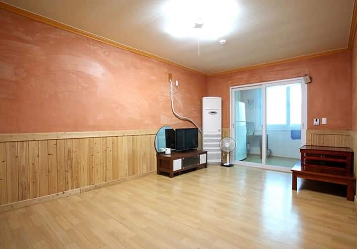 쾌적한 공간의 따뜻한 온돌형 객실, 30평형 - Gwangju