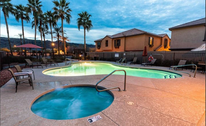 Luxury Mountain Escape | Pools & Hot Tub - South Phoenix, AZ