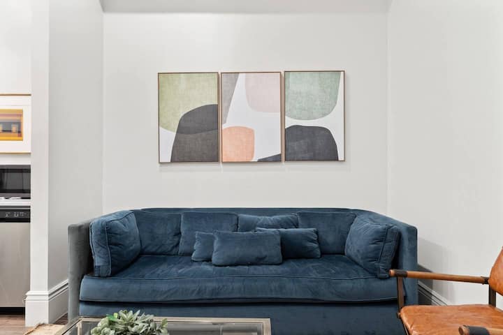 Group-friendly Nola Suite • Near Bourbon - New Orleans, LA