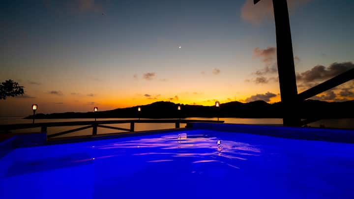 El Palacio Rosa On Blue Lagoon 2br Beachfront - Punta Blanca