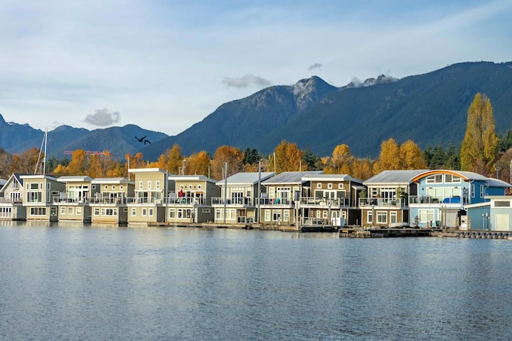 Cozy Modern Floating Home Next To Lonsdale Quay - Vancouver
