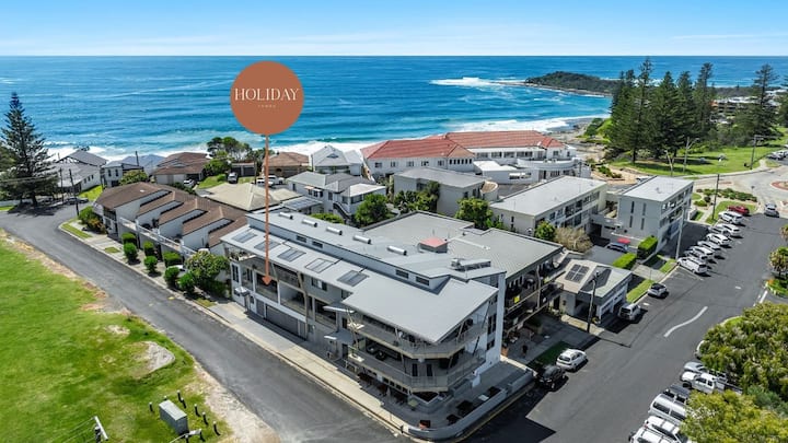 Pilotage 3 | Ocean And Lighthouse Views - Yamba