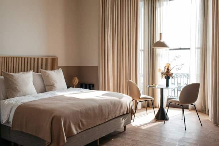 Port Hotel Studio Apartment, Boutique Hotel - Eastbourne