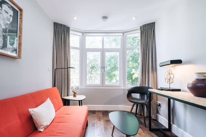 The Knaresborough -Stylish Earl's Court Apartment - Earls Court