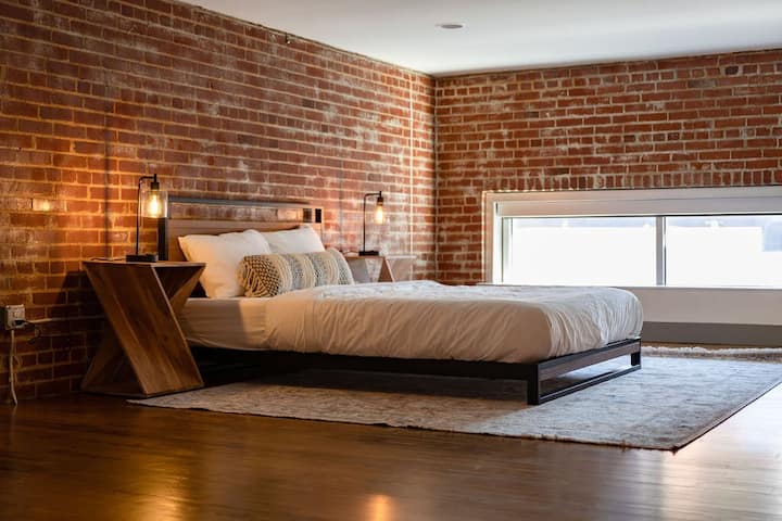 Stunning 2br Loft In City Center - Roanoke, VA