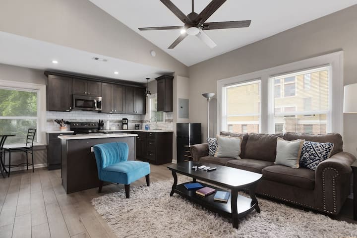 Second Floor 3br Retreat | 66 - Arrowhead Stadium - Kansas City