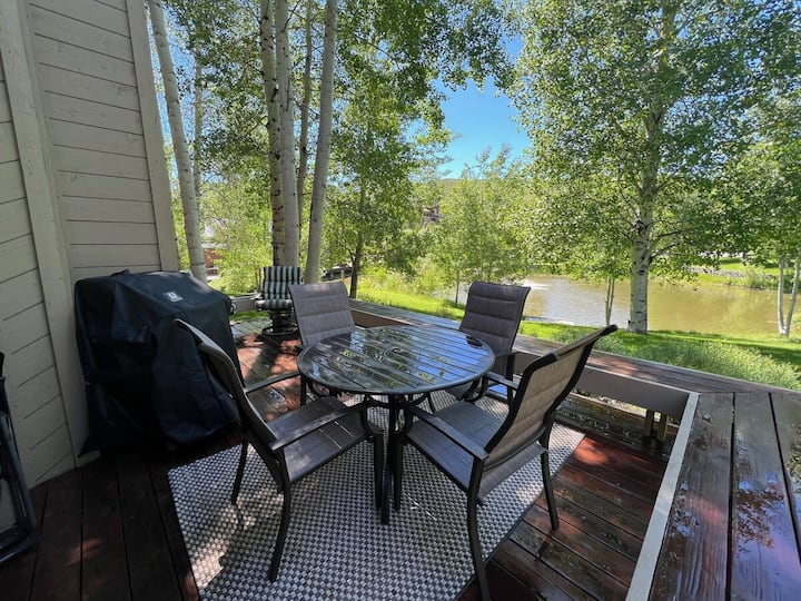 Bonne Vie 2247: 4br Elkhorn Condo W Pond Views - Sun Valley, ID