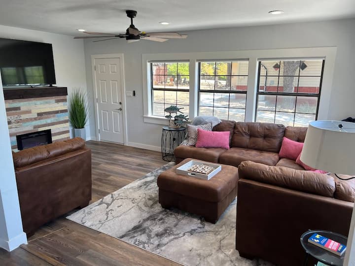 Barefoot Casa- Free Parking - Pets Ok With Fee - Lake Lawtonka, OK