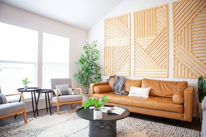 Scandi Home By Turnpike - King Bed, Fast Wifi - Tulsa, OK
