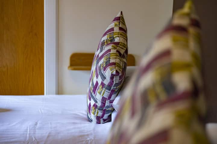 The Crown- Double- Room 1 - Callander