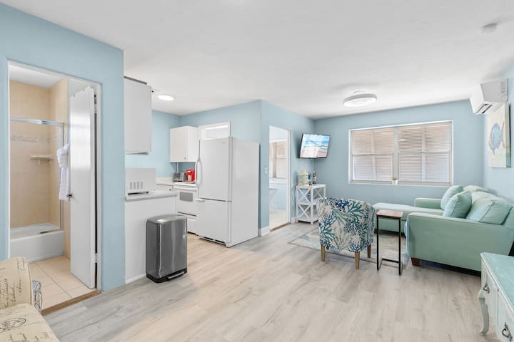 Flagler Ave 1 Bedroom-eat, Drink, Play! - Ponce Inlet, FL