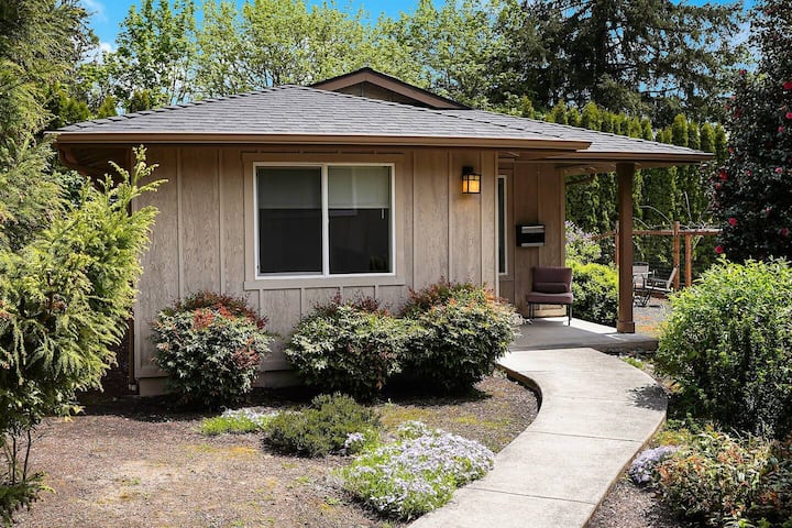 Private, Sweet 2 Bedroom Cottage Near Hospital - コーバリス, OR