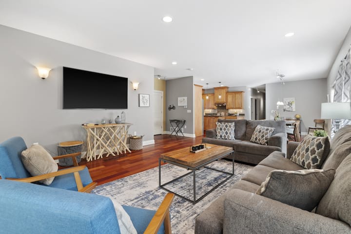 Brewers Hill Belle, 3 Bed, 3 Bath, & Balcony - Milwaukee