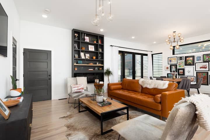 | Modern & Cozy | Rooftop Deck, Firepit, Views | - Nashville, TN