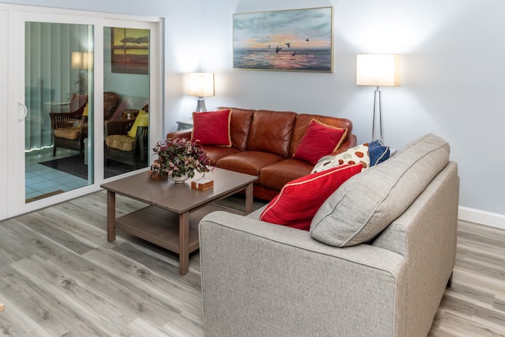 Modern 2br Condo With Pool In Boutique Complex - Deerfield Beach, FL