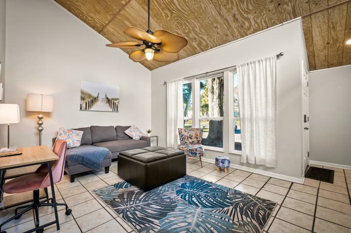 Walk2beach / 3 Bdrm / 2 Bthrm / Petsok / Fncd Yrd - Jacksonville Beach, FL