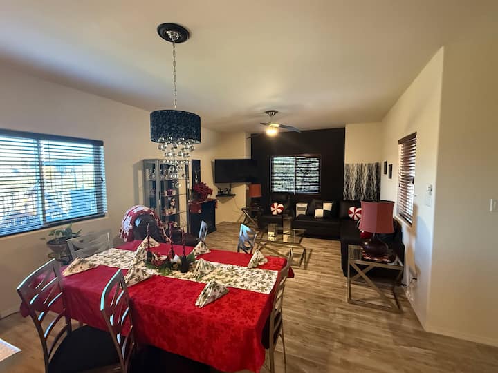 Quiet Area Next To Highway 599 Everything You Need - サンタフェ, NM