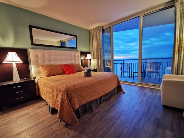 Modern Luxury Condo, Central Mb, Stunning View - Myrtle Beach, SC