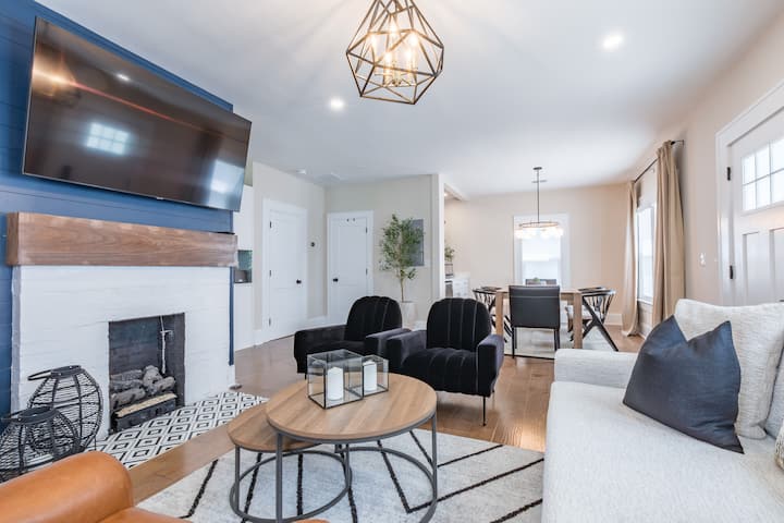 Stylish Kirkwood Home - Dual Suites + Private Deck - Atlanta