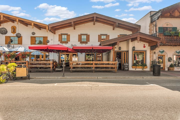 Klonaqua-2 Bedroom Downtown Condo - Leavenworth, WA